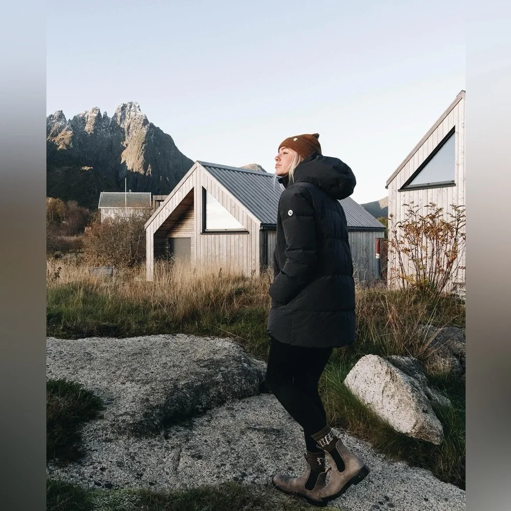 Vuori | Jackets & Coats | Nwt Vuori Mammoth Down Parka Womens ...